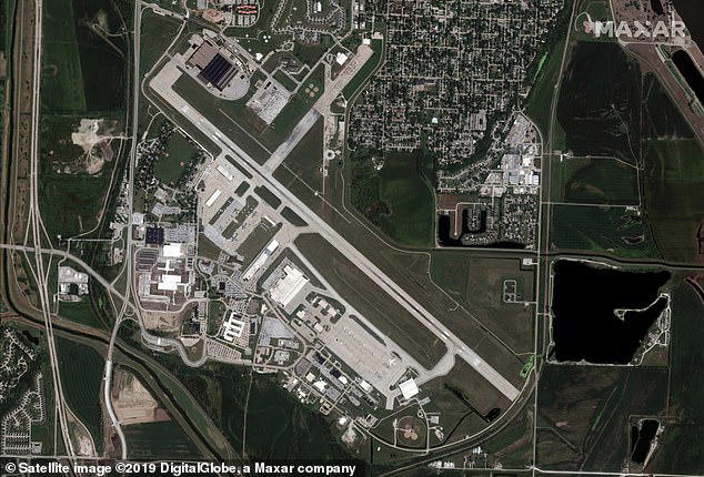 Chinese student pleads guilty for photographing military aircraft