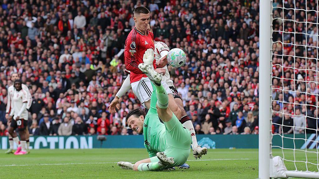How controversial VAR calls have defined two title battles