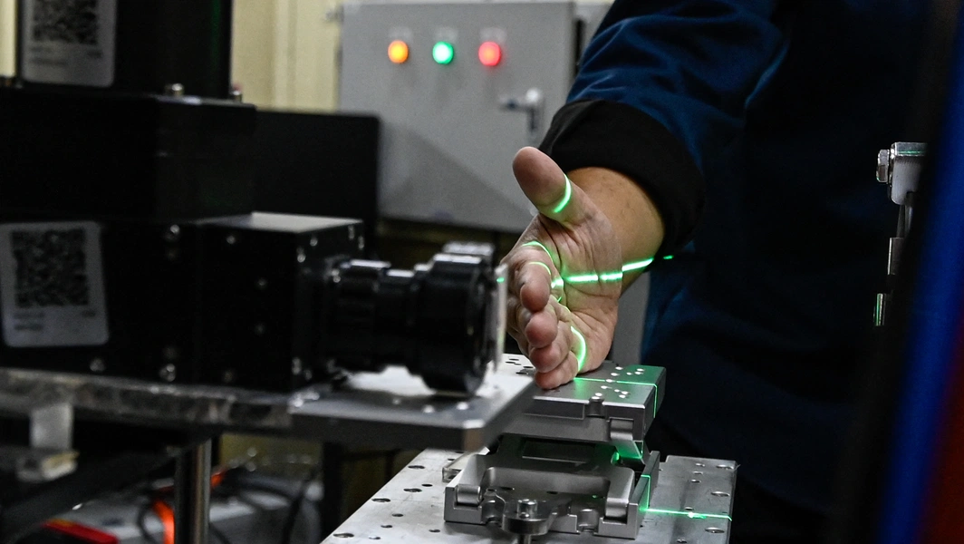Physicists record first reversal of atomic lattice rotation