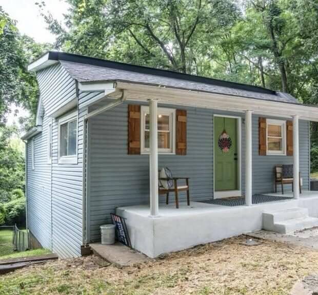 Front porch design mistakes contractors say they see constantly