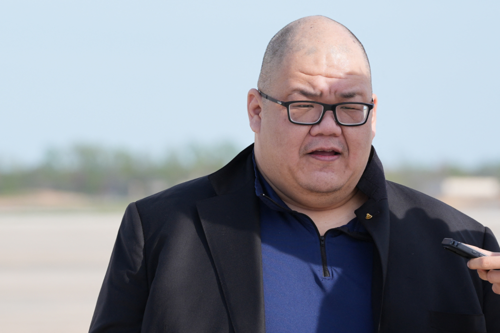Trump comms chief Steven Cheung just called someone a 'mouth breathing ...