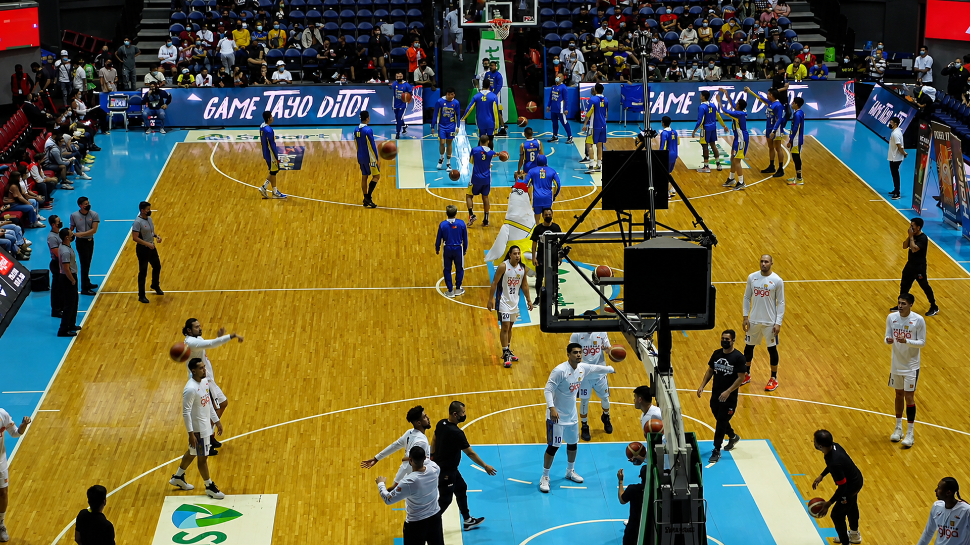 Watching my first professional basketball game in Manila