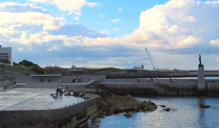 Swimmers warned to steer clear of famous Irish bathing spot over pollution