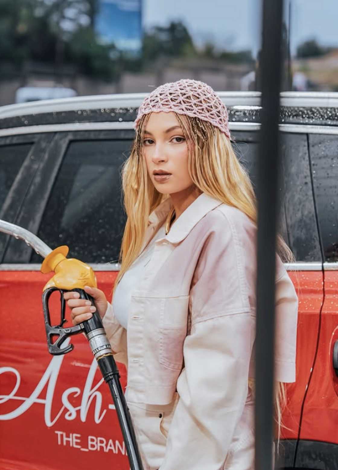 See the latest gift Ashley Ogle received from her fans