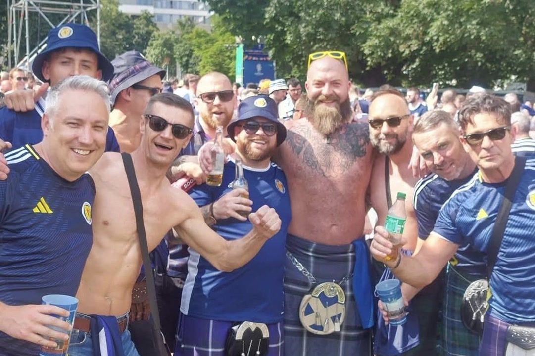 Tartan Army donate $10,000 for children