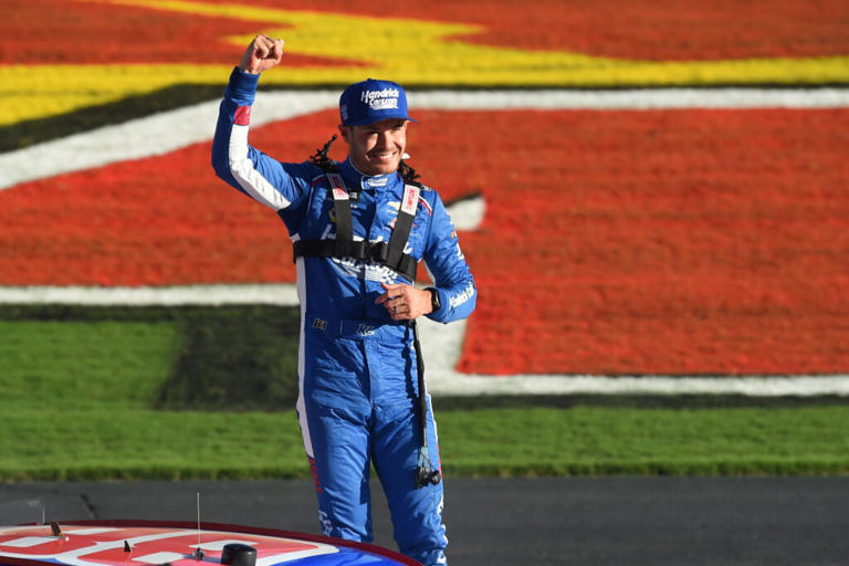 Kyle Larson admits No. 5 team still searching for race-winning form
