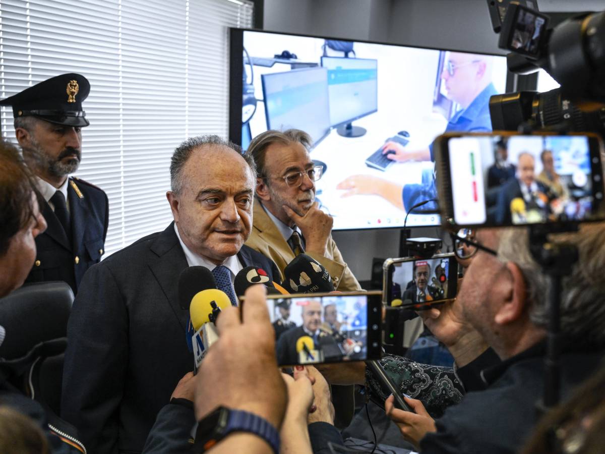 Poliziotti spioni e infedeli: in vendita i segreti dei vip