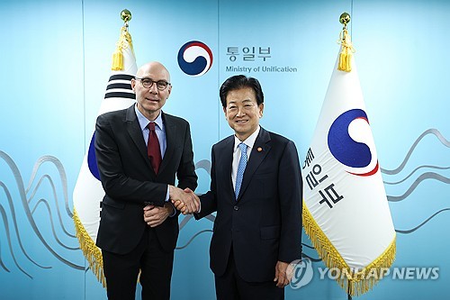 (Lead) UN human rights chief meets with S Korean officials to discuss ...