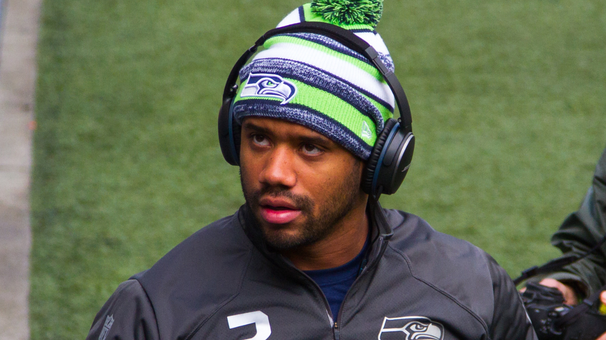 Russell Wilson weighs Jets offer against CBS role