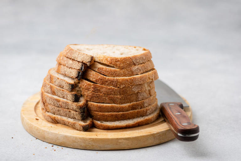 The healthiest store-bought breads, according to dietitians