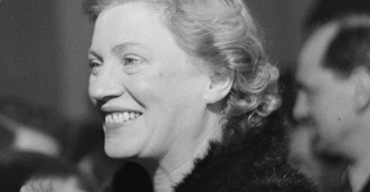 Lee Miller was a beautiful model and an iconic photographer—but fate ...