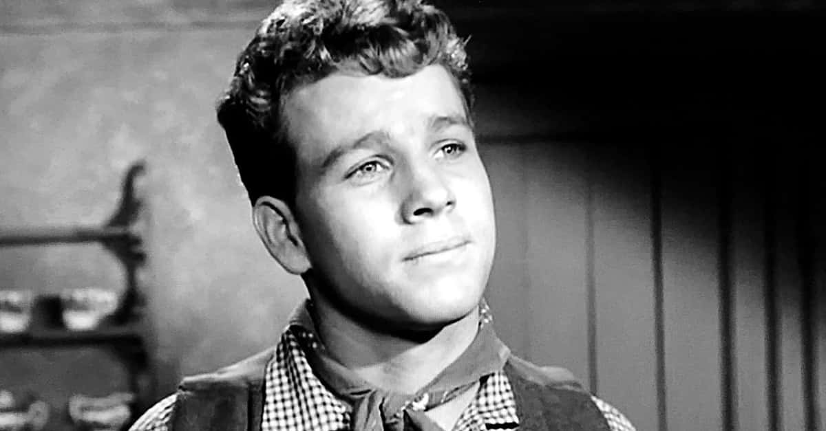 Ryan O’Neal’s good looks concealed a serious dark side—and his family ...