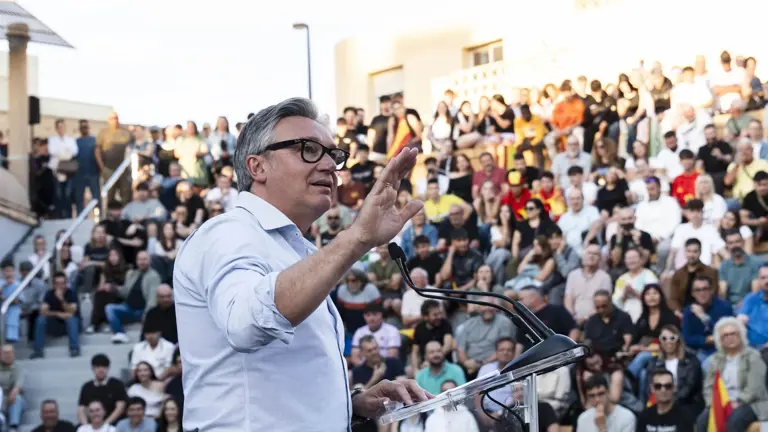 Vox stages anti-immigration event in front of Moroccan consulate in ...