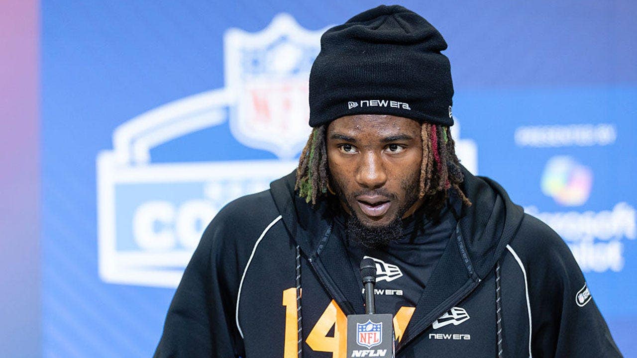 Former Texas A&M star running back abruptly retires after one weekend ...