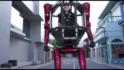 Presentato il robot "mecha" pilotabile che sembra un Transformers