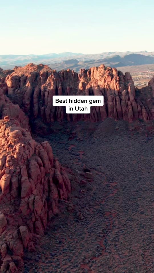 Exploring the stunning red rock views of Snow Canyon