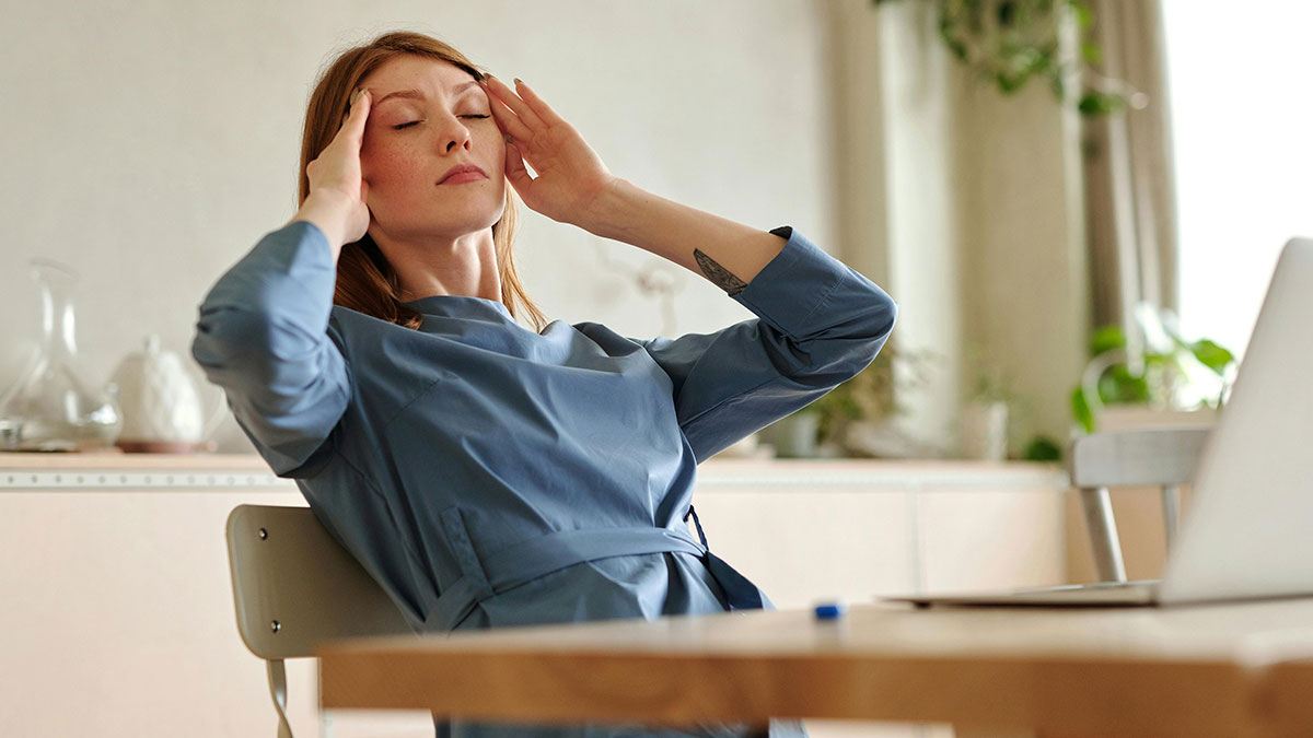 Coworker reports woman to HR over silence, learns she broke no rules