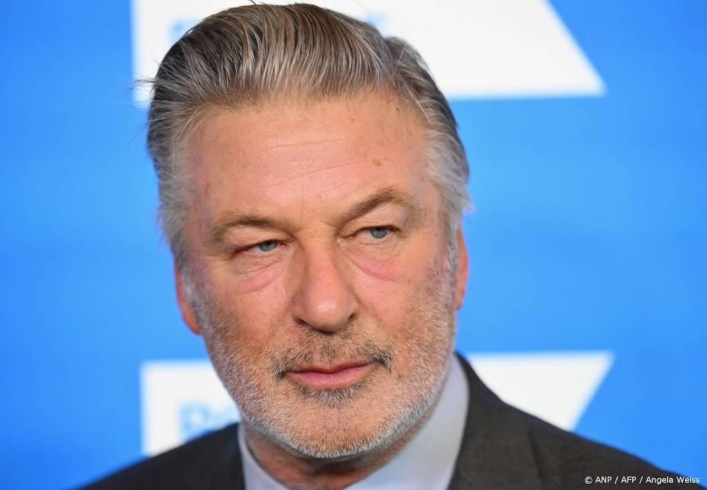 Alec Baldwin jaagt op criminelen in nieuwe thriller Panic Button