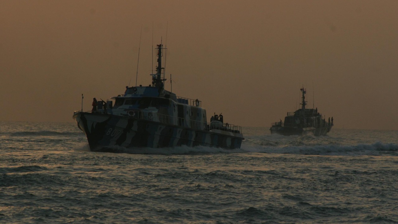 Iran warns London and Paris against sending warships — both countries ...