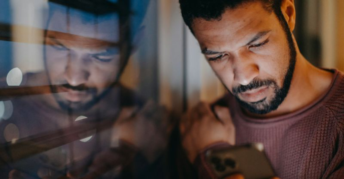 If he’s talking to someone else, these 11 signs will expose him
