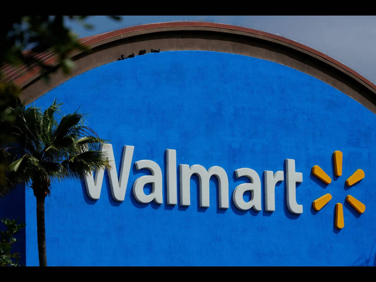 Walmart cuts 1,000 jobs amid AI push: Are even retail jobs not safe in ...