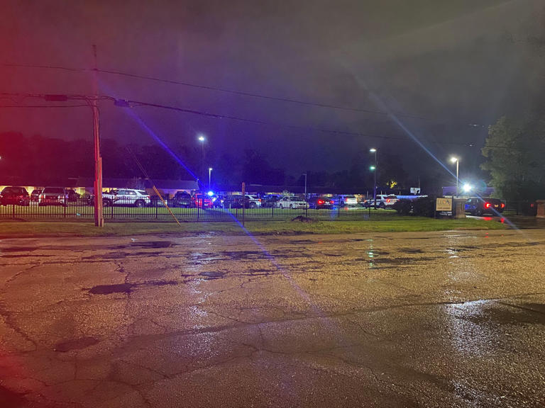Man injured in Toledo apartment shooting, police say