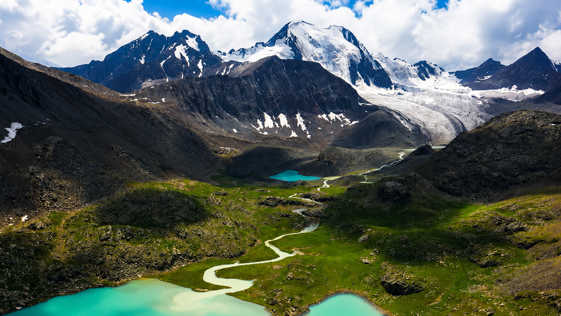Meltwater shapes everything in this mountain basin