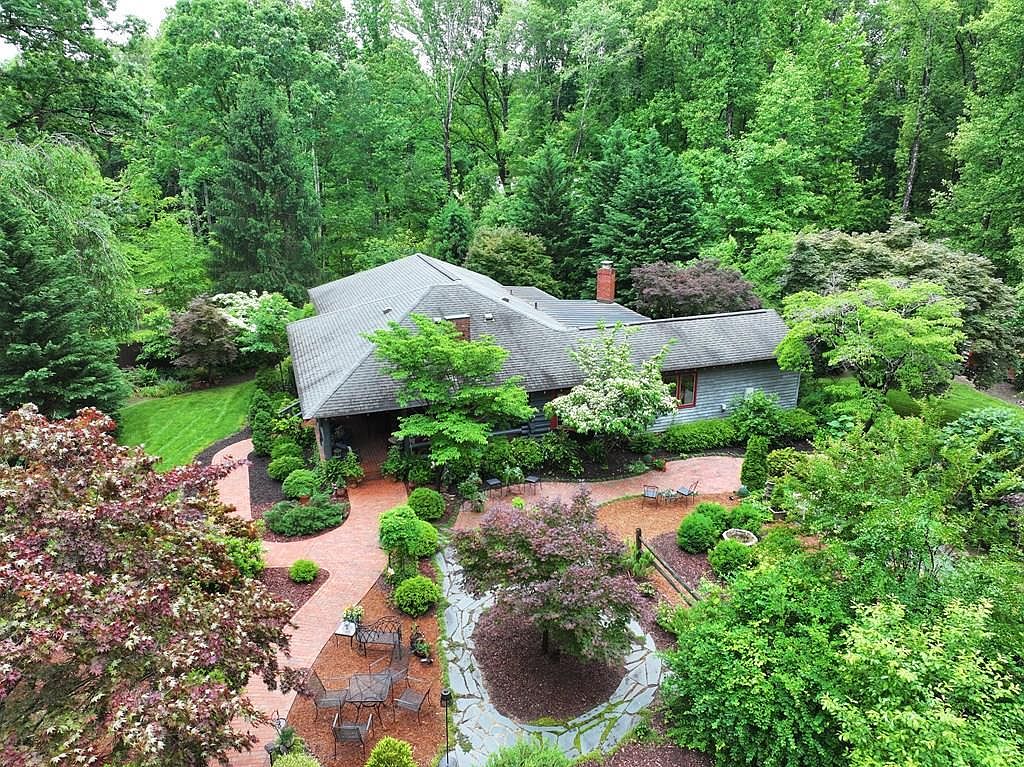 1930 log cabin in Danville, Virginia, set on 5.39 acres with mature ...