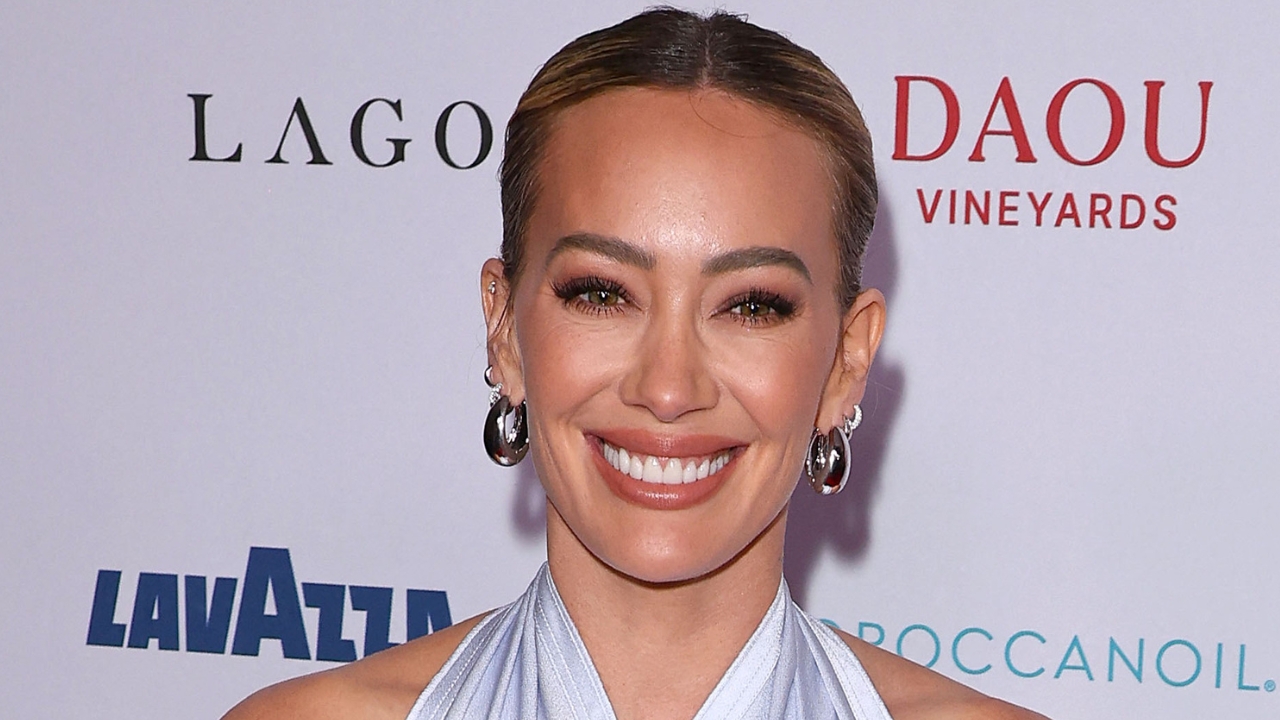 Hilary Duff is a Sports Illustrated swimsuit cover model at 38 and it’s ...