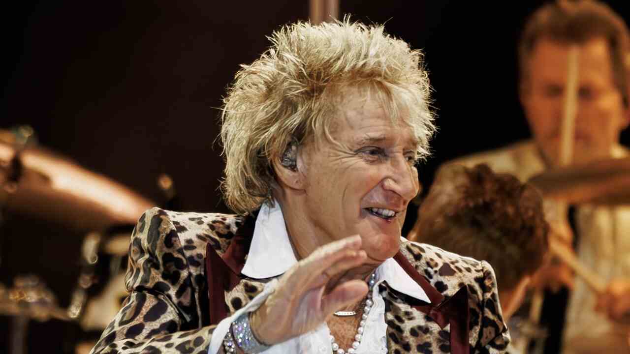 Rod Stewart calls Trump a “ratbag” during conversation with King Charles