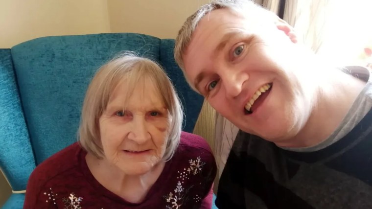 My mother has dementia – these are the warning signs I missed for years