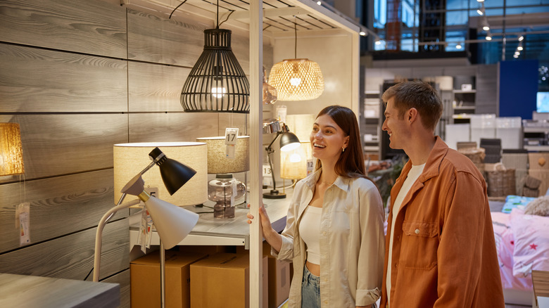 The outdated lighting trend designers are begging you to stop using in ...