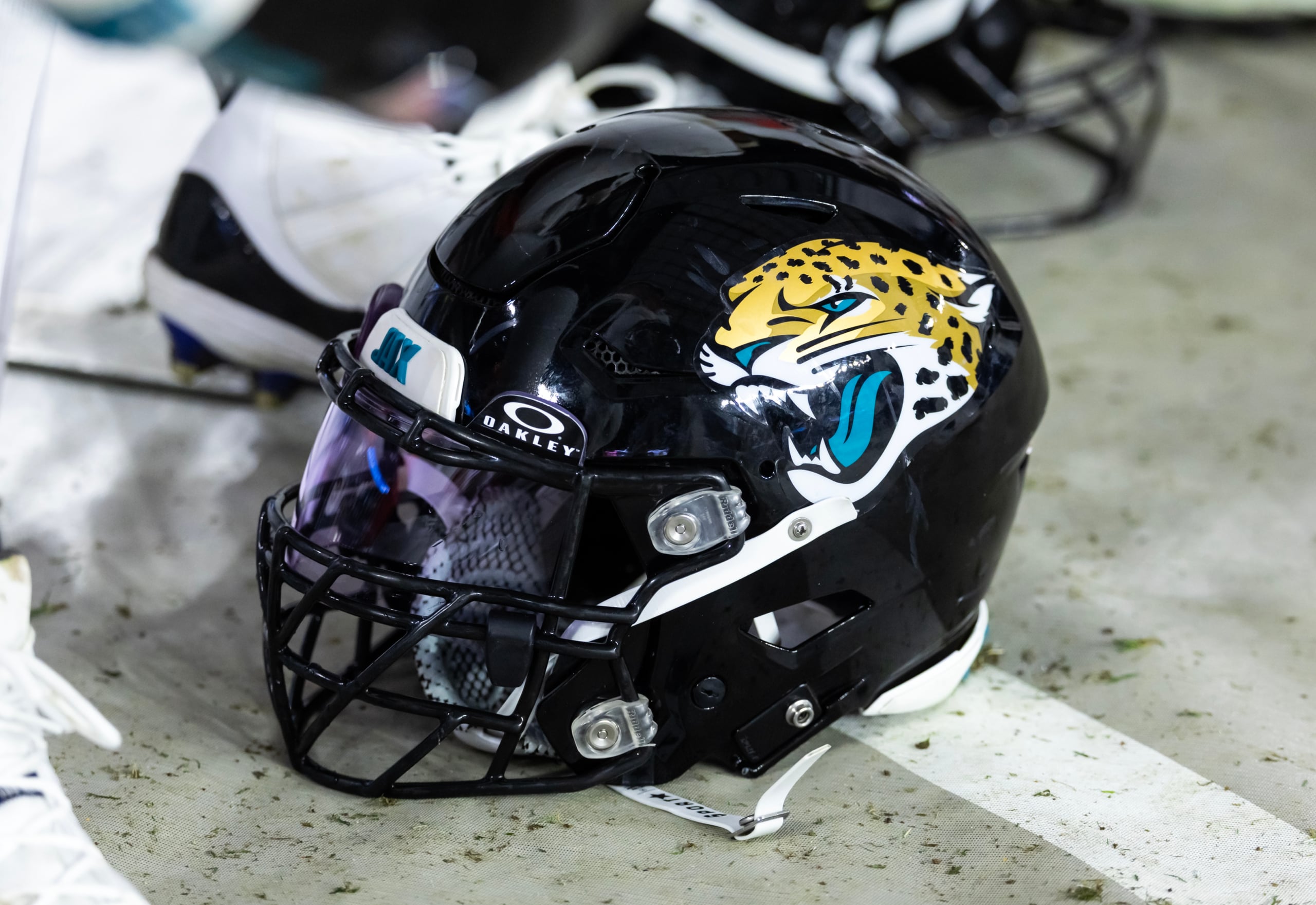 Jacksonville Jaguars urged to trade for first-round pass rusher
