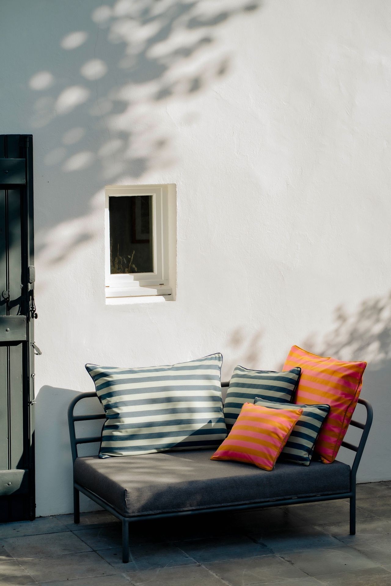 15 essentiels pour créer un coin lecture extérieur ultra cosy