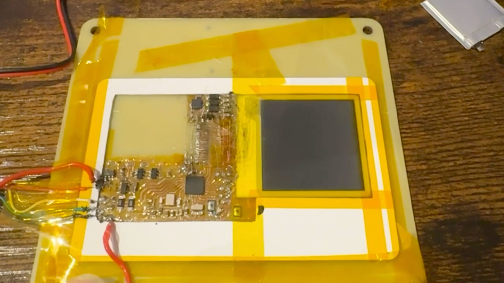 Photos: Developer builds 1-mm credit card-sized fully functional ...