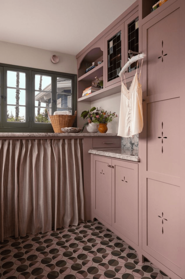 This rose mauve & green paint combo just upgraded the humble laundry room