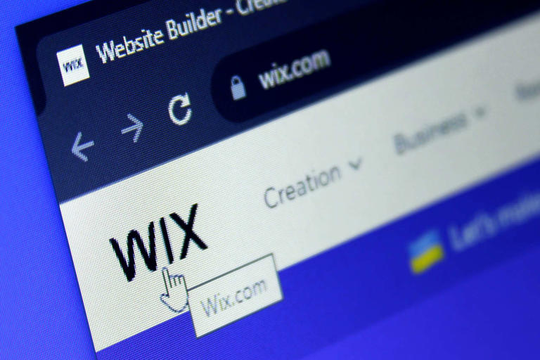 Wix.com stock plummets nearly 30% after earnings miss. Is the AI ...
