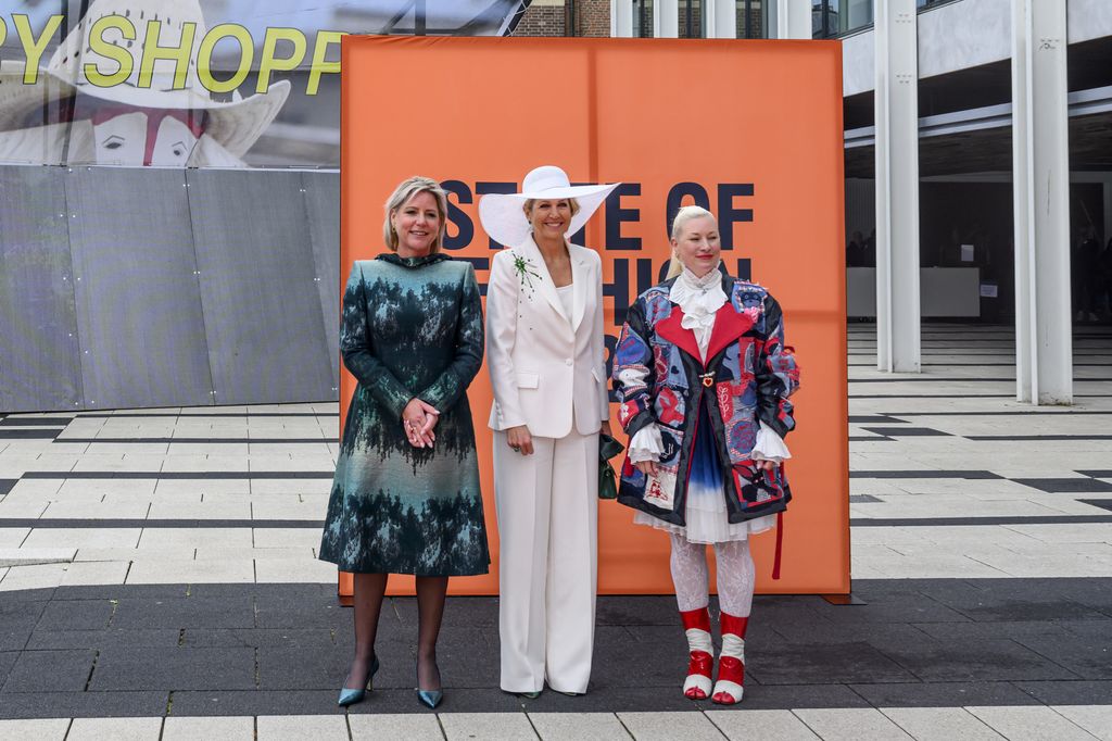 Máxima de Holanda, impactante con gran pamela, recicla su innovador ...