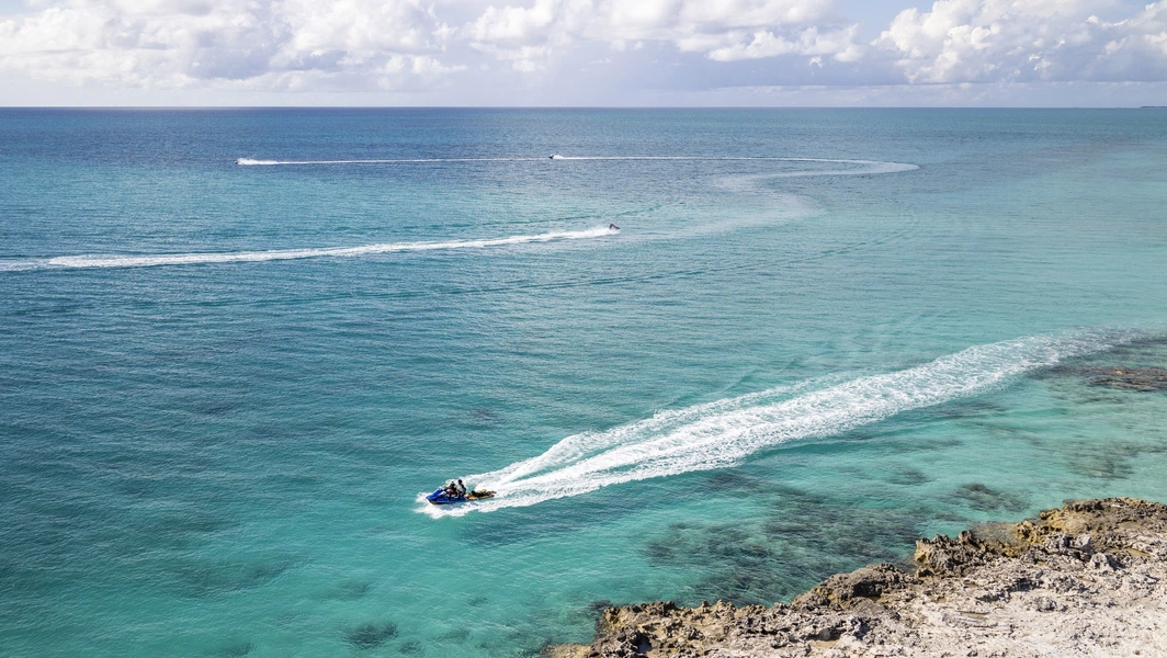 Cruise lines split over Bahamas election day alcohol ban