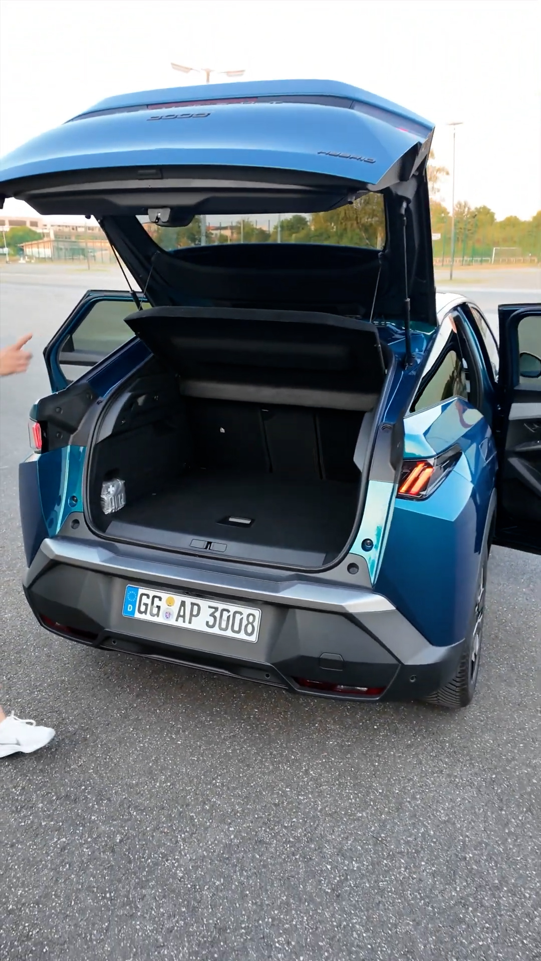Peugeot 3008 trunk with versatile functions