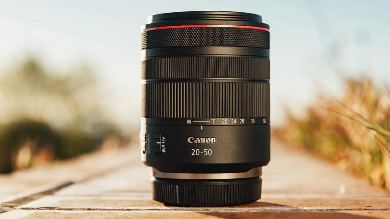 Canon’s new compact zoom lens is both a power zoom and a traditional ...