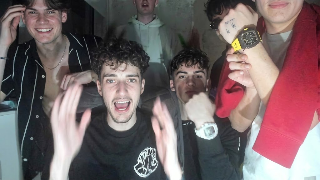 These fake livestreams are tricking kids into sending money