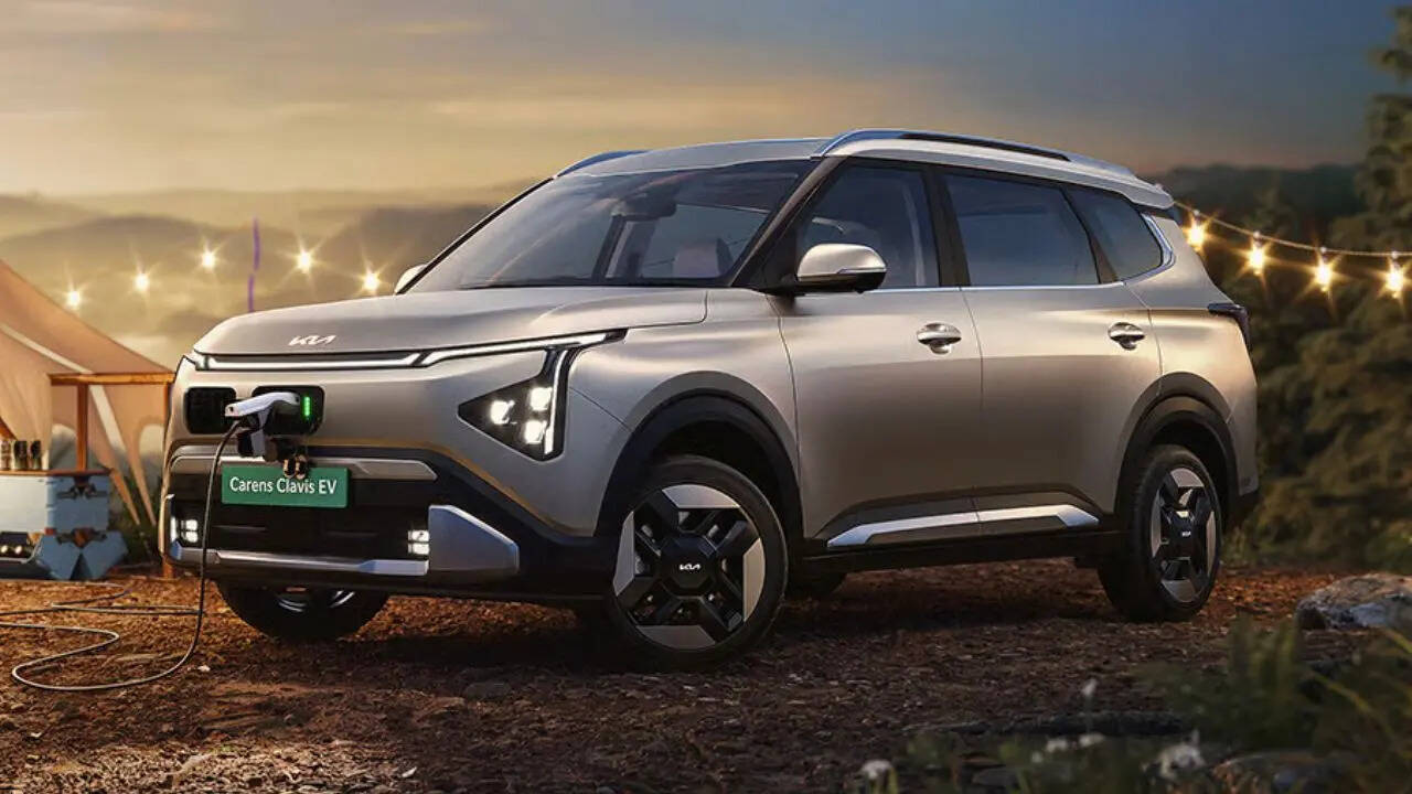 Kia Carens Clavis EV gets battery subscription model - check details here