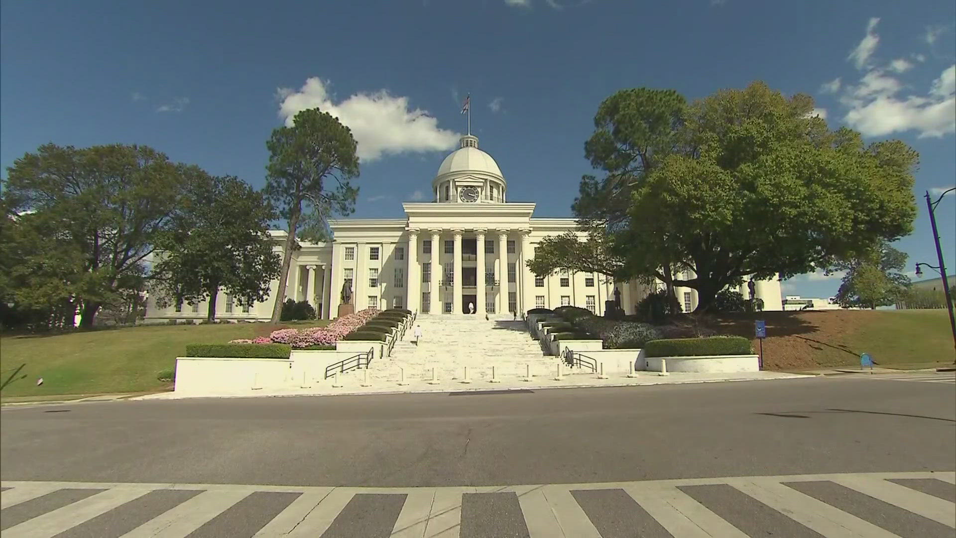 Supreme Court clears way for Alabama to use congressional maps from 2023