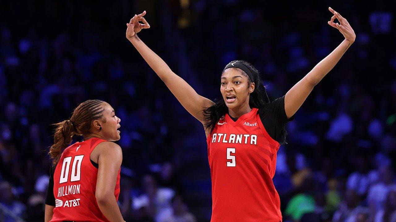 Angel Reese embraces villain role in Dallas, flexing and taunting fans ...