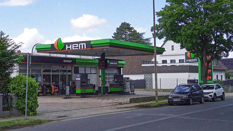 Einbruch in Vechelder Tankstelle: Täter schlagen Scheibe ein und ...