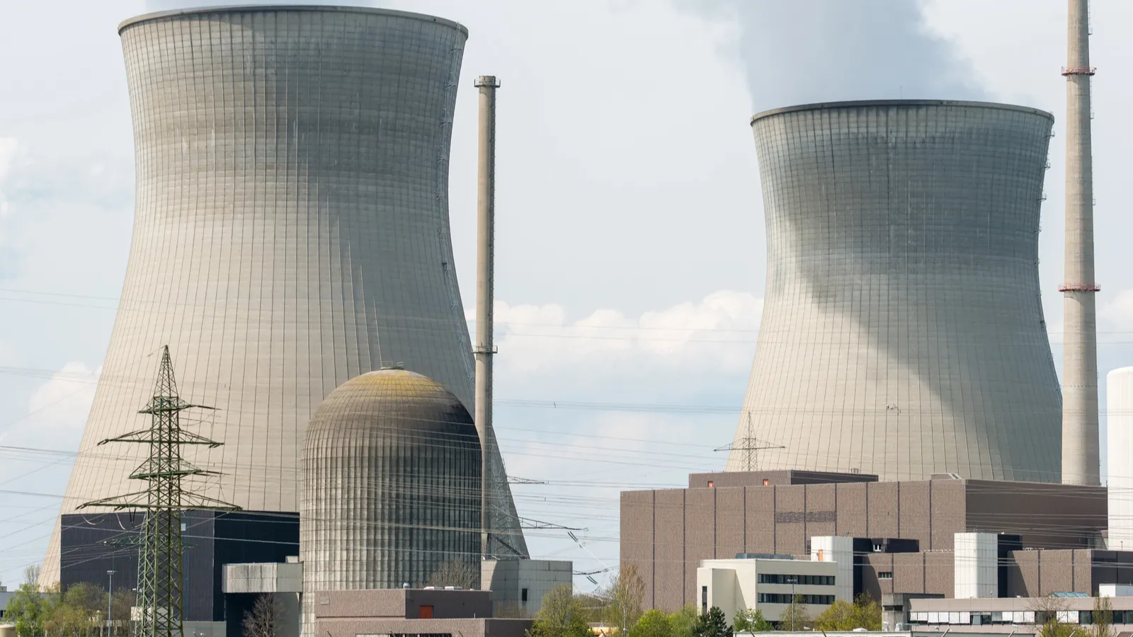 Trump is considering a nuclear option to cut gas prices, but its ...
