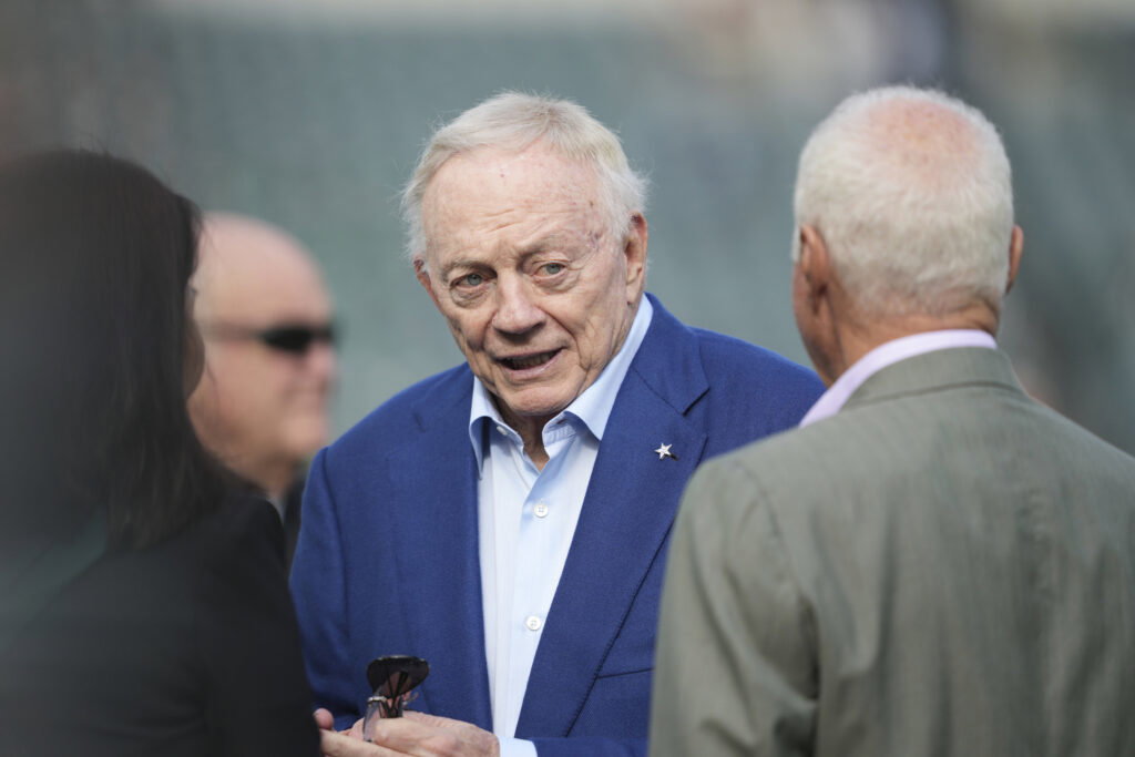 Unserious Jerry Jones urged to take swift action amid NFL arms race