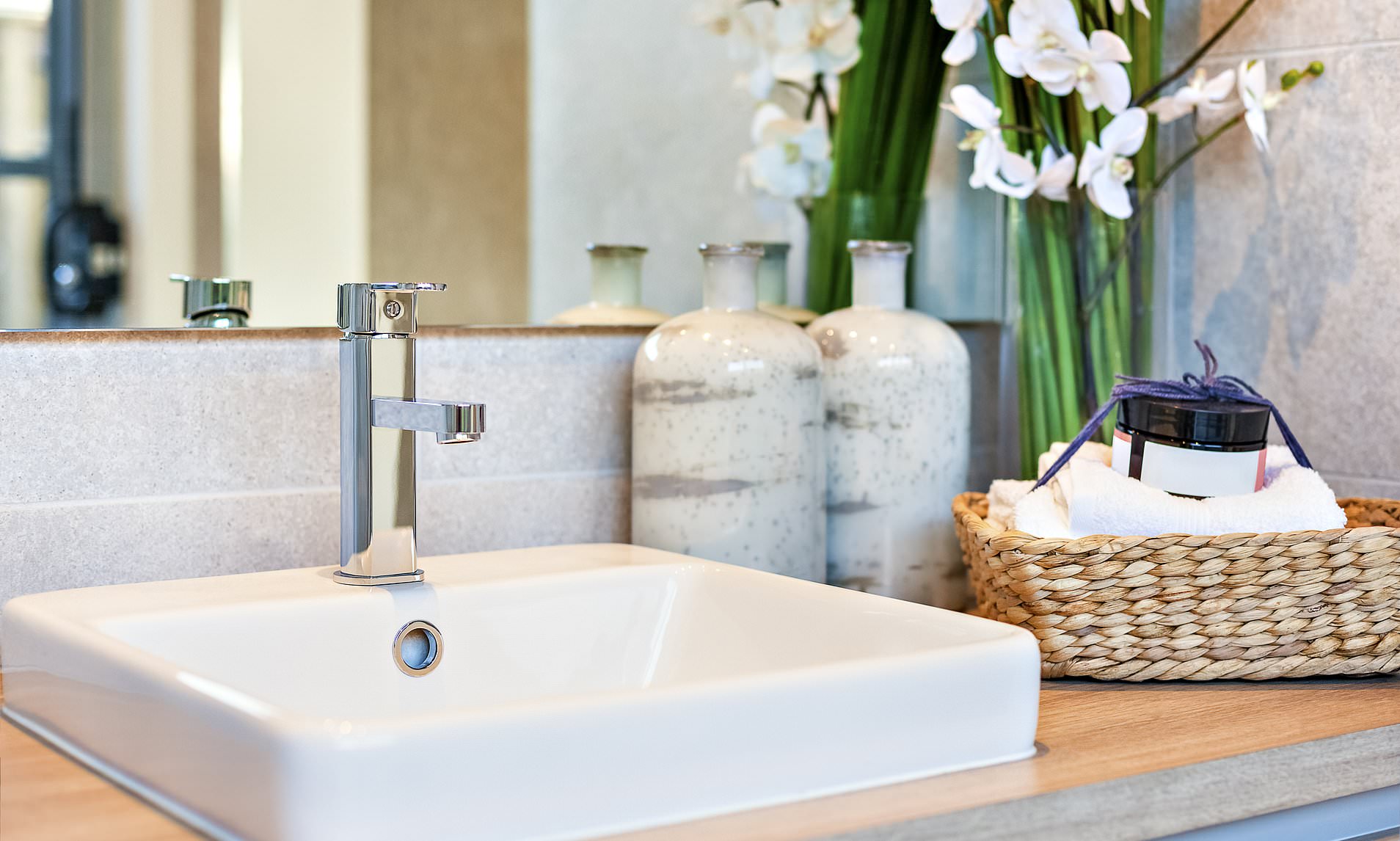 Yes, you can transform your bathroom for under £100: Simple tweaks to ...