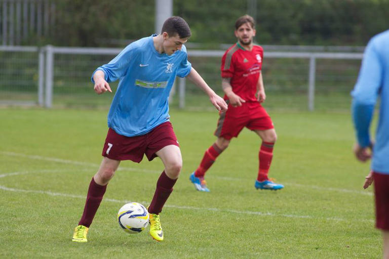 'It's 50/50 whether Charlie Carter stays' admits Dorking Wanderers boss ...
